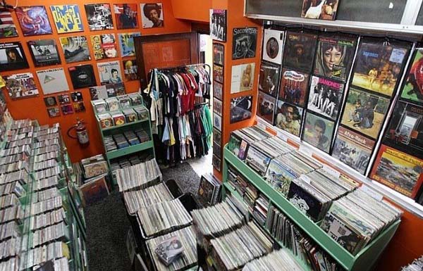 Conheça 15 lojas de discos pelo Brasil | Apontador